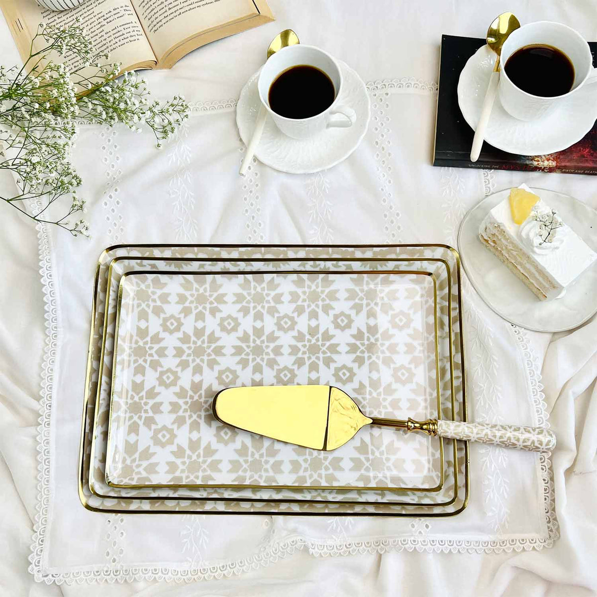 Single Cake Server - Handloom Harmony – Faaya Gifting